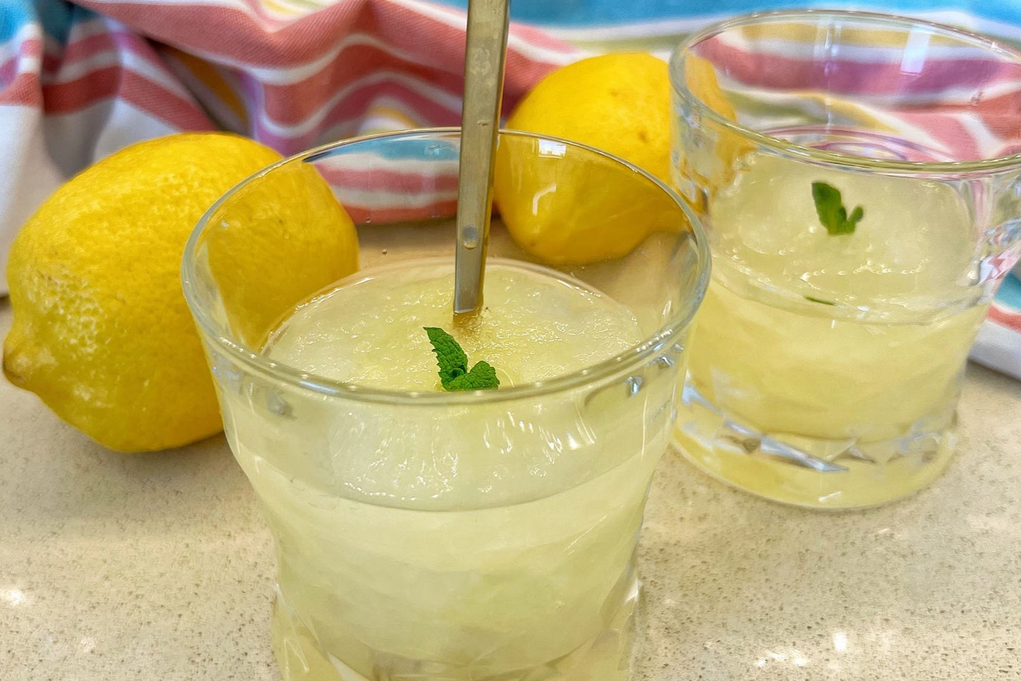 Granita al limone, fresca e sana: la ricetta perfetta per l'estate ...