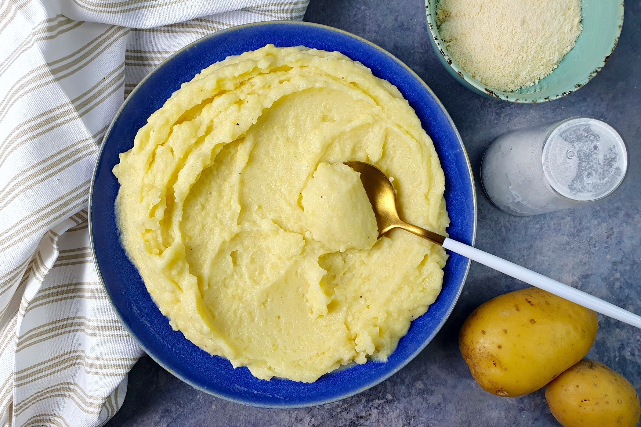 Purè di patate cremoso e senza grumi, la ricetta - MoltoFood