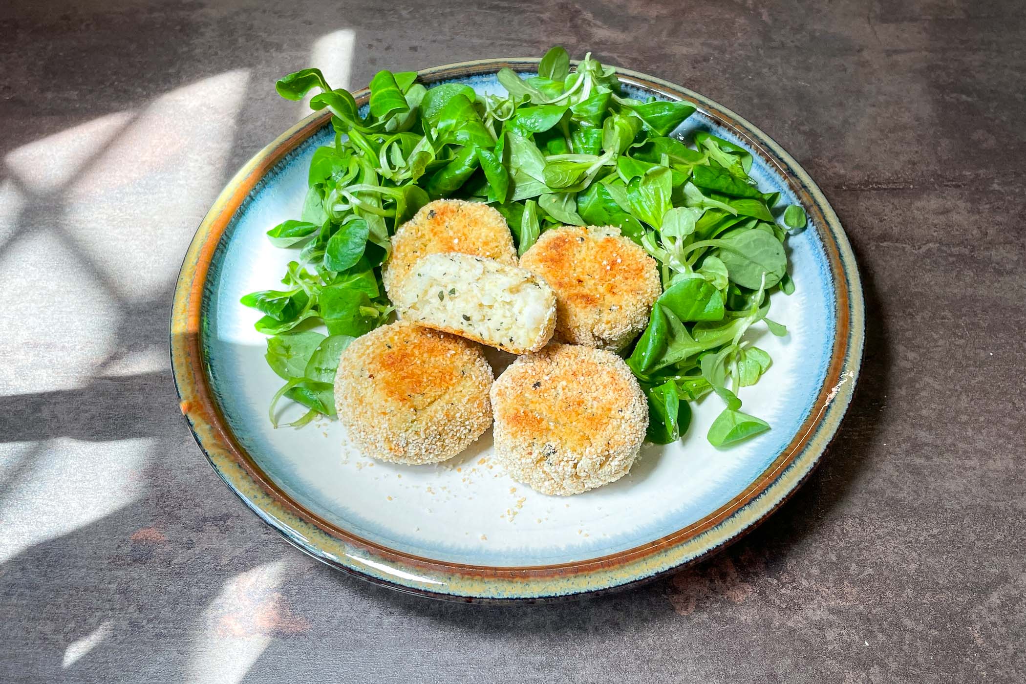 Polpette di merluzzo e patate, la ricetta facile - MoltoFood