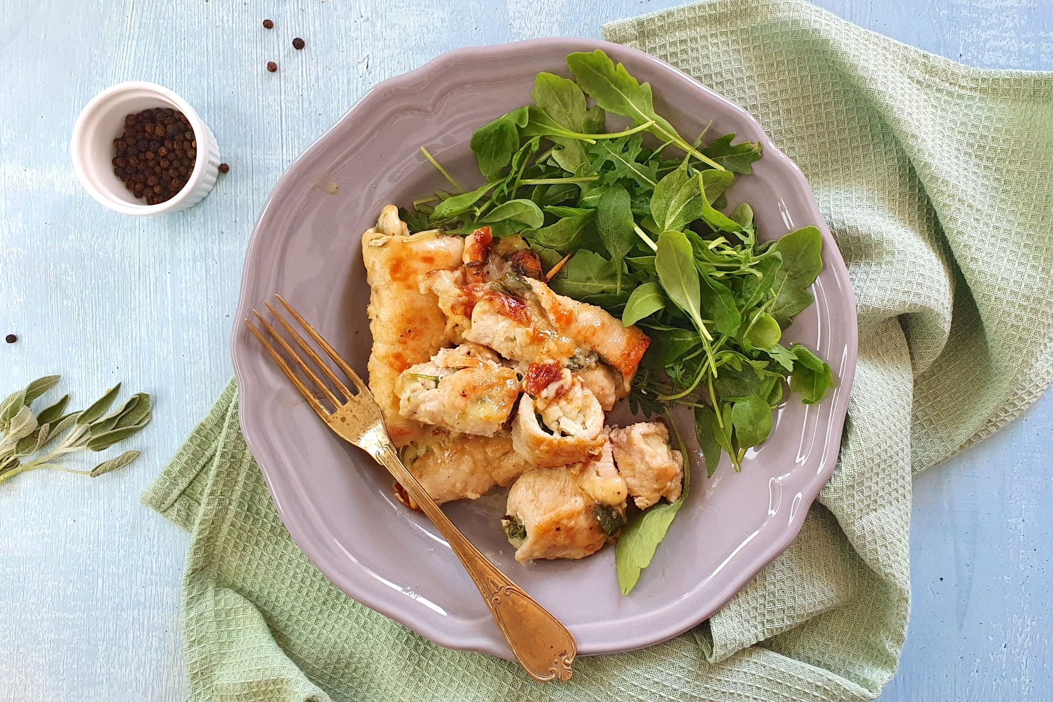 Involtini di tacchino ripieni, la ricetta facile - MoltoFood