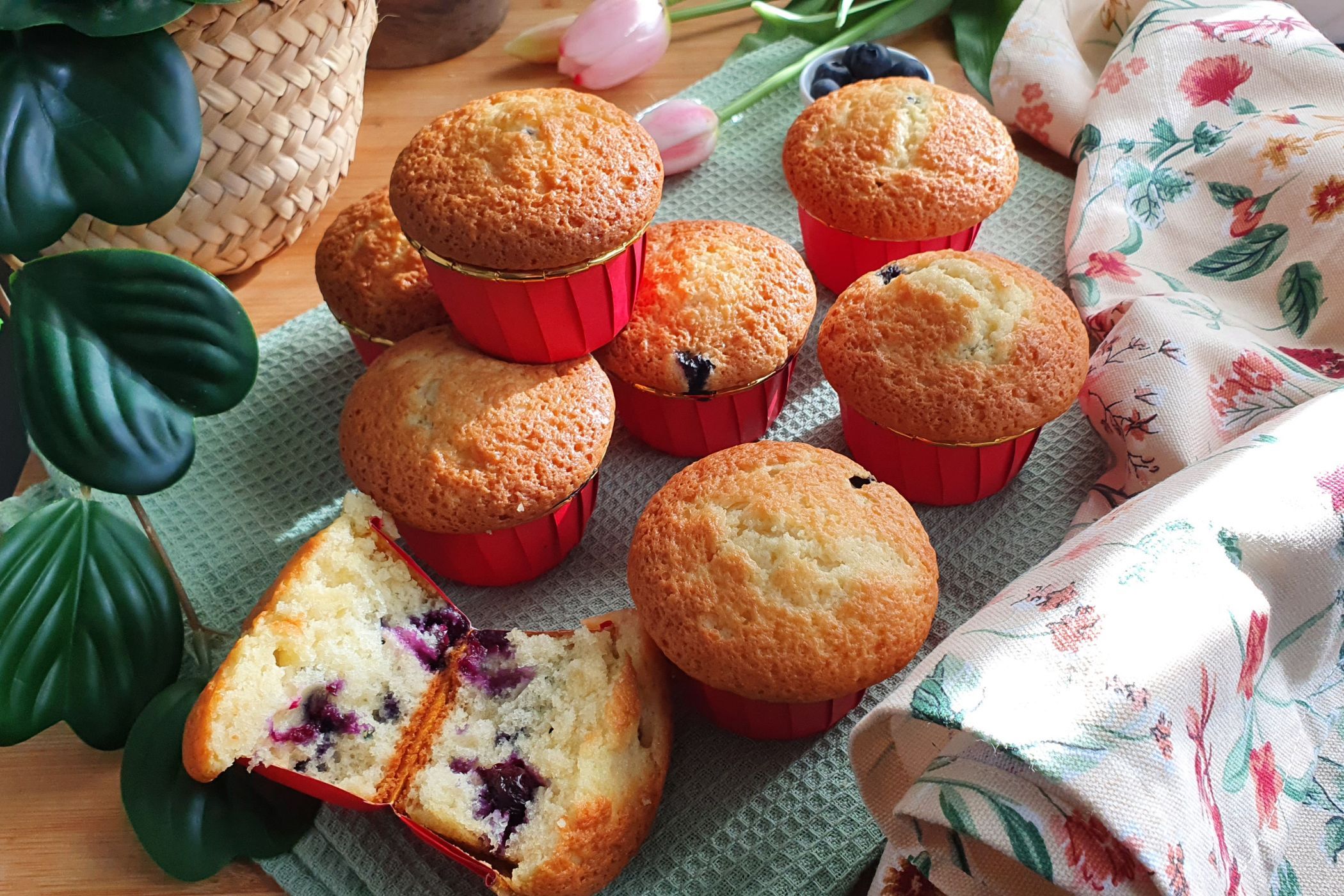 Muffin ai mirtilli, la ricetta senza bilancia - MoltoFood