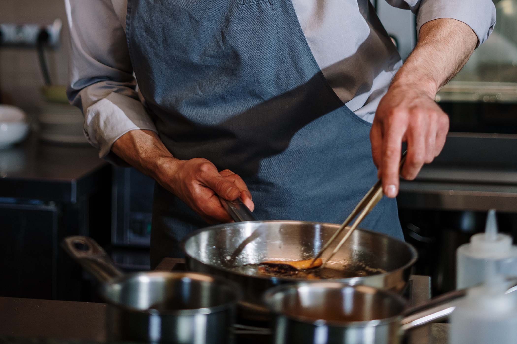 Il pollo e i creativi: la ricetta del cappone ripieno - MoltoFood