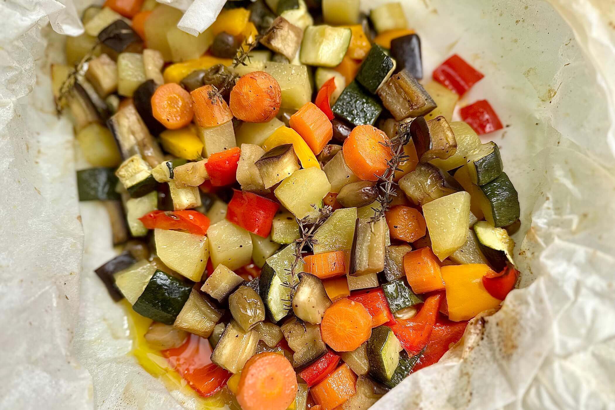 Verdure al cartoccio, la ricetta per un contorno originale - MoltoFood