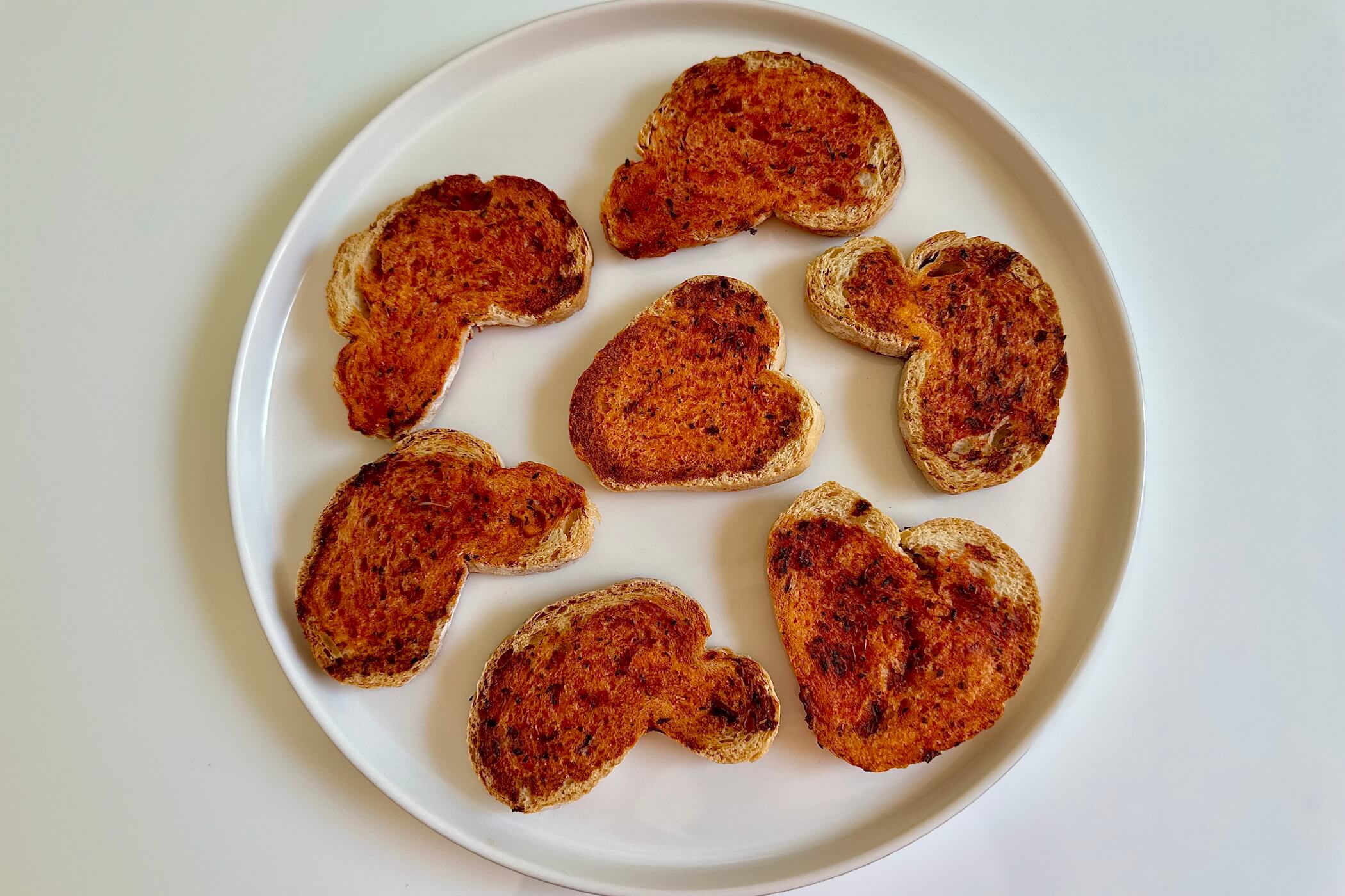 Crostini gusto pizza, la ricetta - MoltoFood