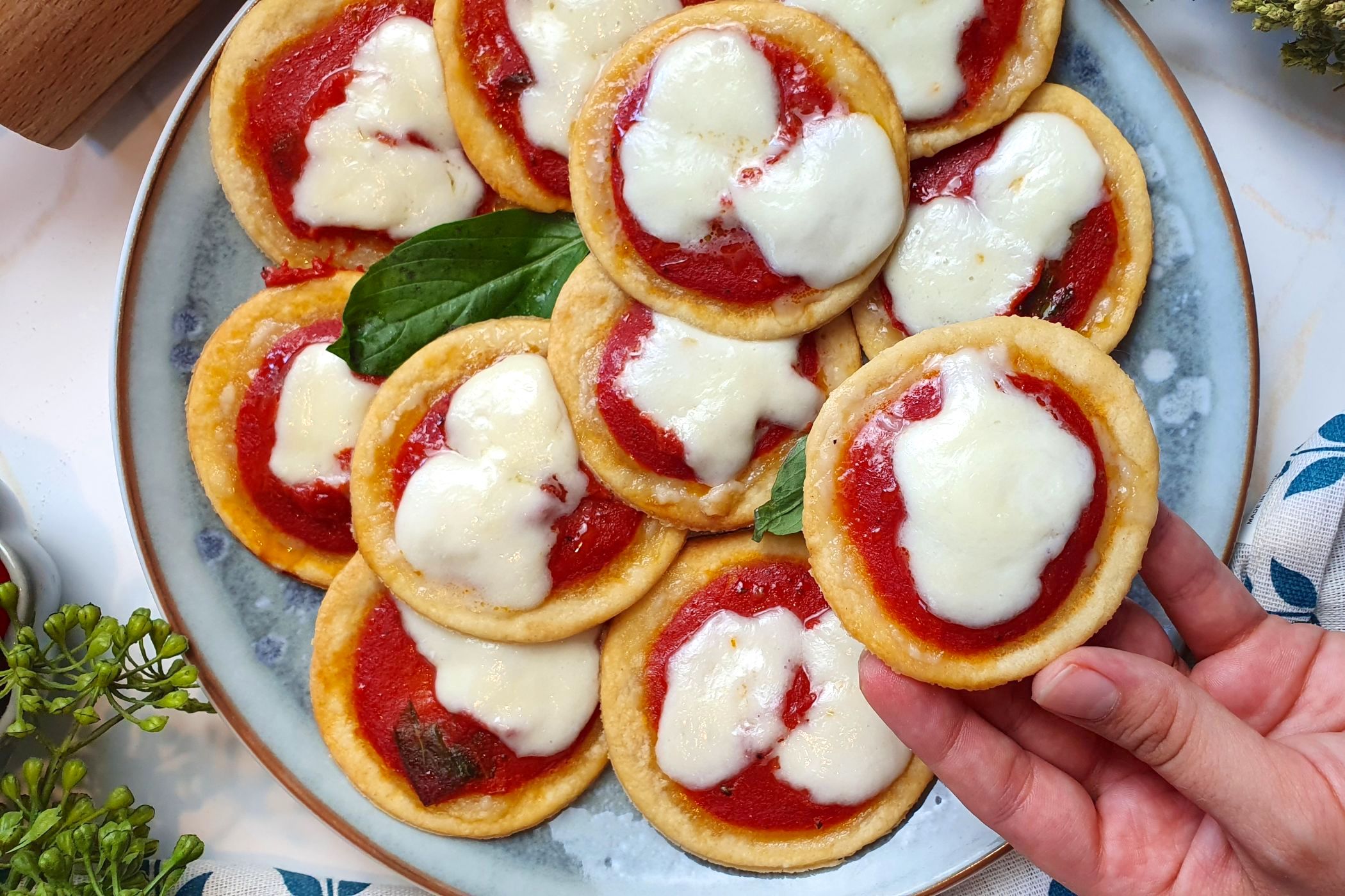 Pizzette veloci senza lievito, la ricetta - MoltoFood