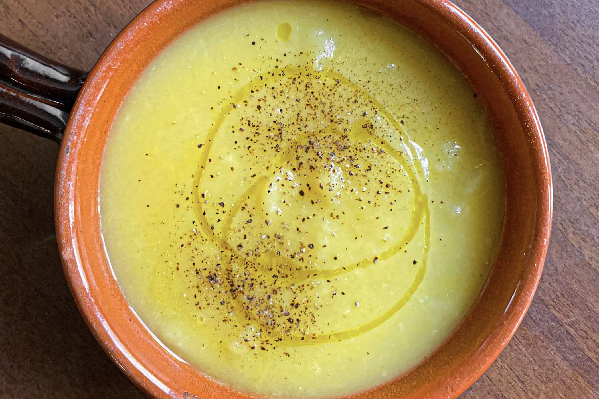 Zuppa di porro e patate, la ricetta "one pot" - MoltoFood