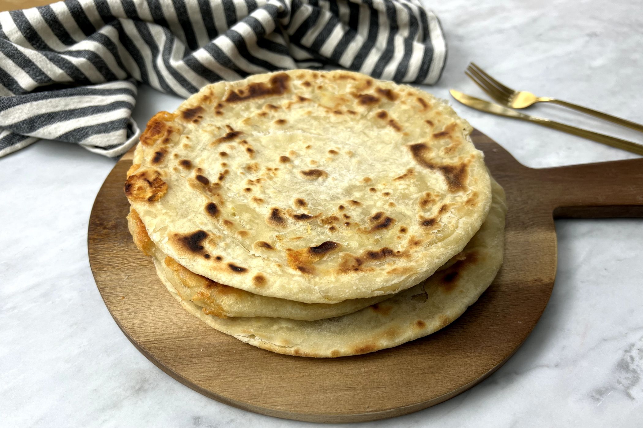 Pane al formaggio, la ricetta facile senza lievito - MoltoFood
