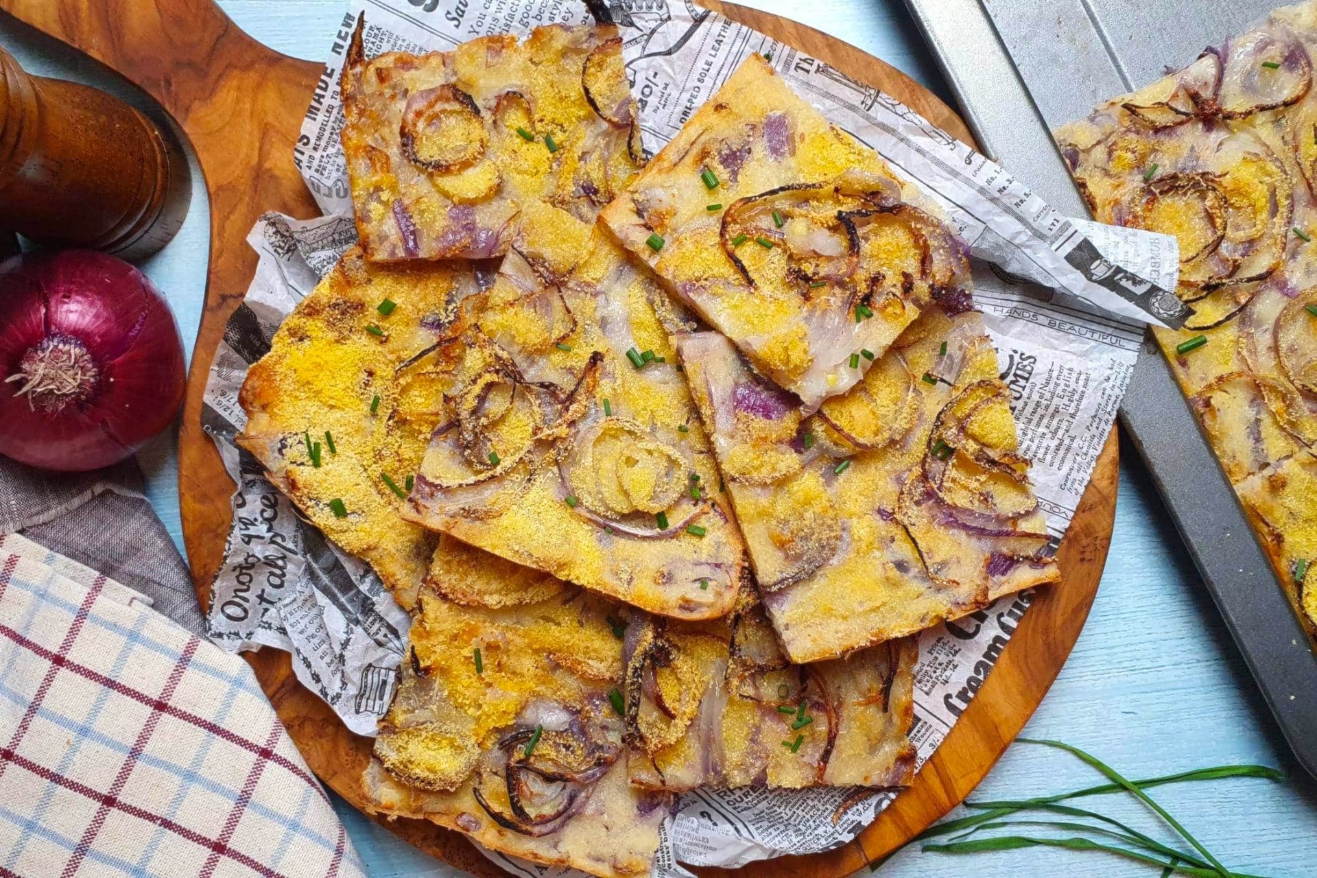 Schiacciata di cipolle, la ricetta perfetta - MoltoFood