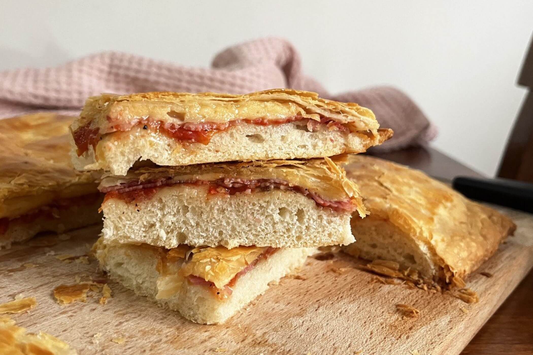 Parigina, la ricetta della pizza rustica napoletana - MoltoFood