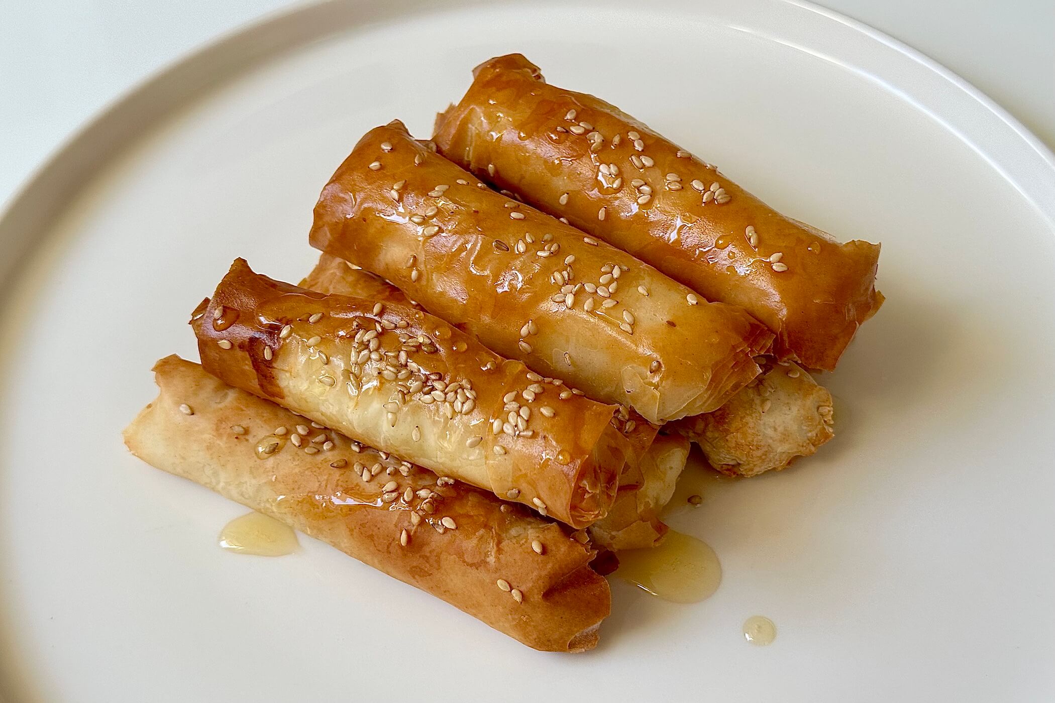 Stick di feta e pasta fillo croccanti, la ricetta - MoltoFood