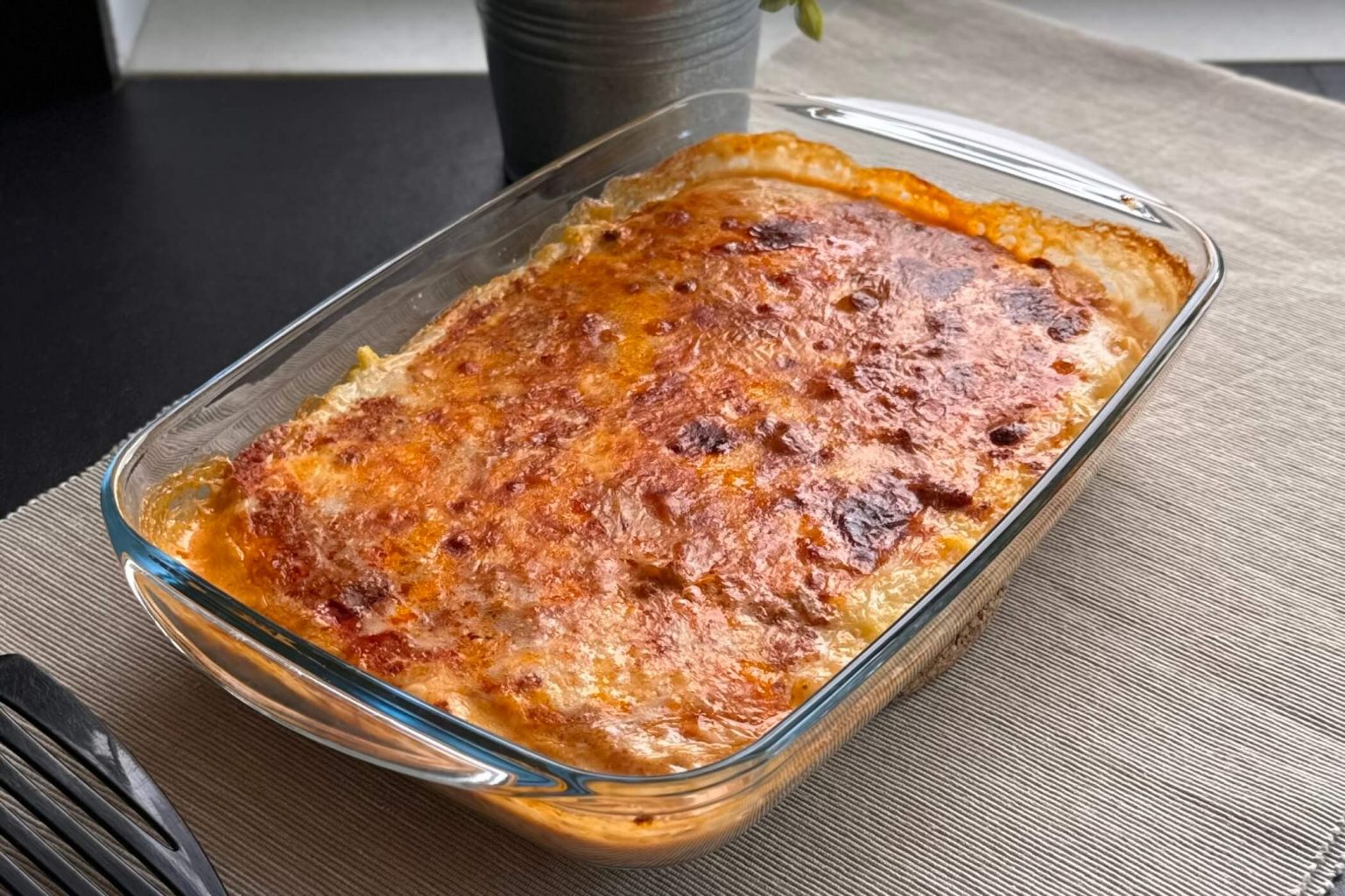 Polenta al forno con ragù e besciamella, la ricetta invernale - MoltoFood