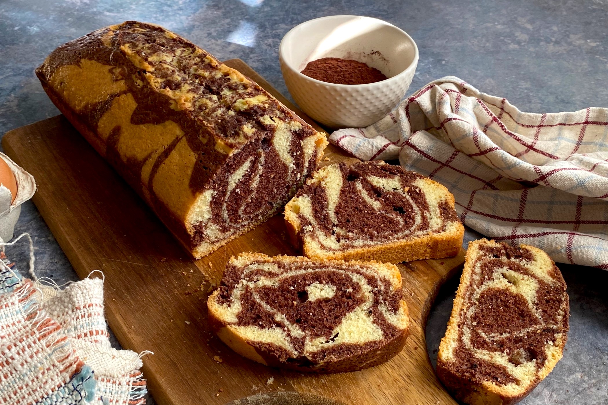 Plumcake bicolore con impasto all’acqua: soffice e facilissimo - MoltoFood