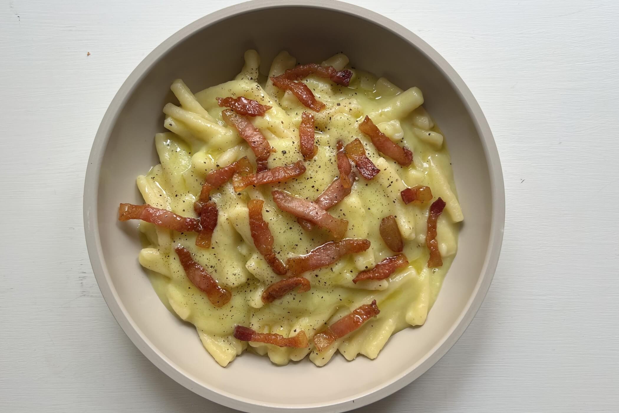 Pasta crema di patate e porro con guanciale croccante, la ricetta ...